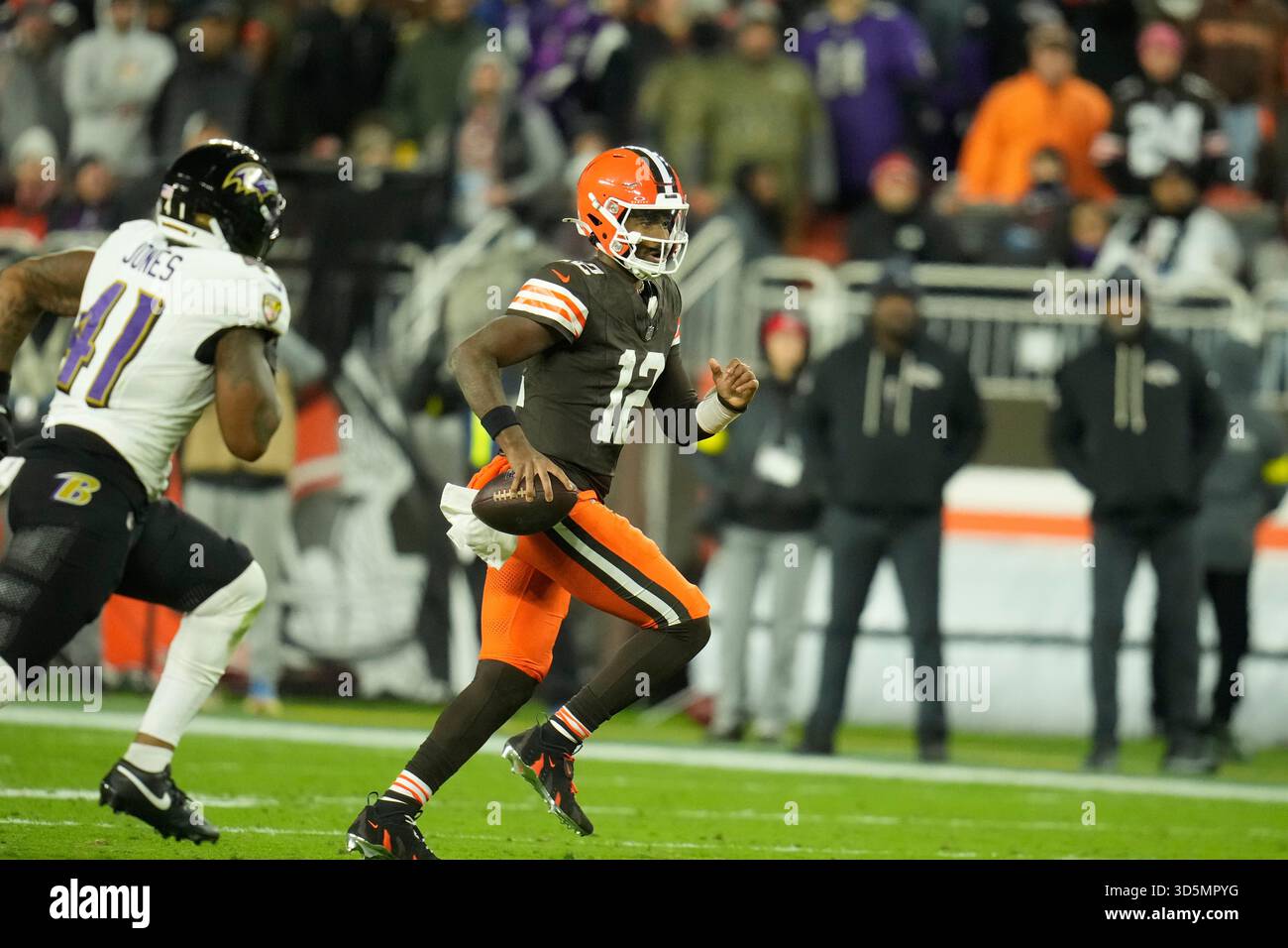 Cleveland Browns quarterback Shedeur Sanders (12) runs against ...