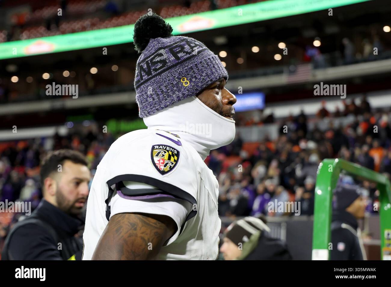 Baltimore Ravens quarterback Lamar Jackson (8) walks off of the field ...