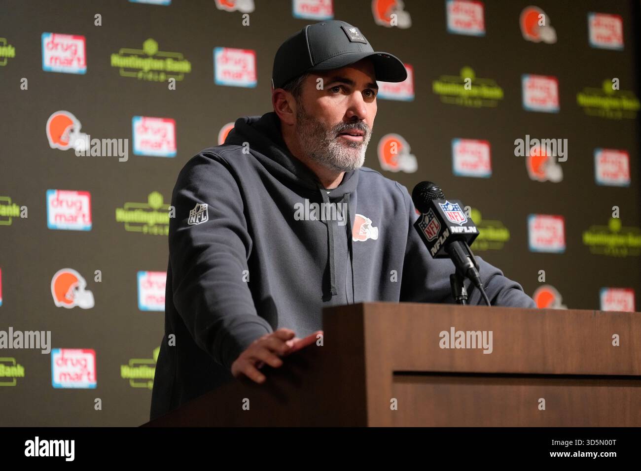 Cleveland Browns head coach Kevin Stefanski responds to a question ...