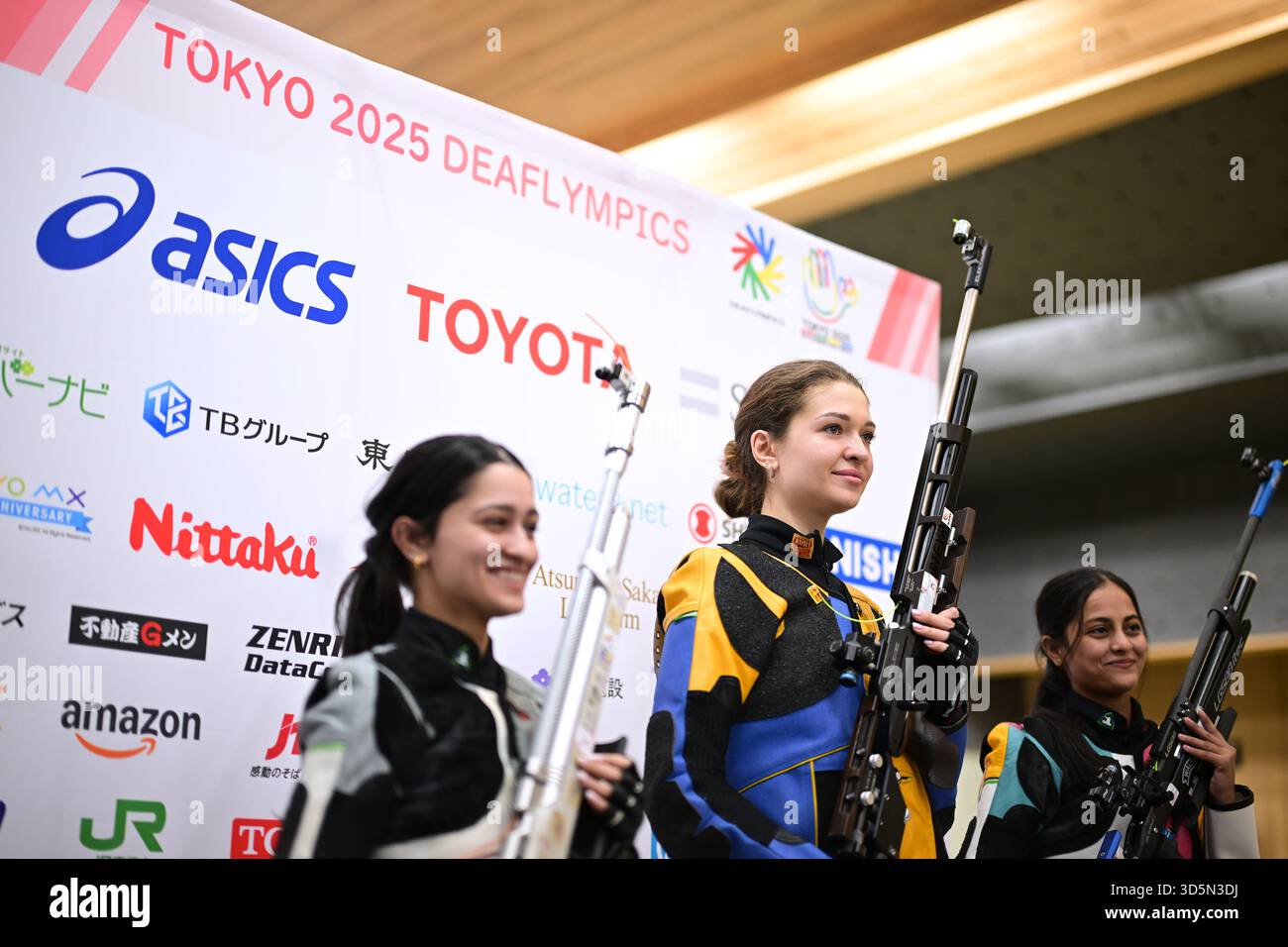 Tokyo, Japan. 16th Nov, 2025. (L-R) Sandhu Mahit (IND), Lykova Violeta ...