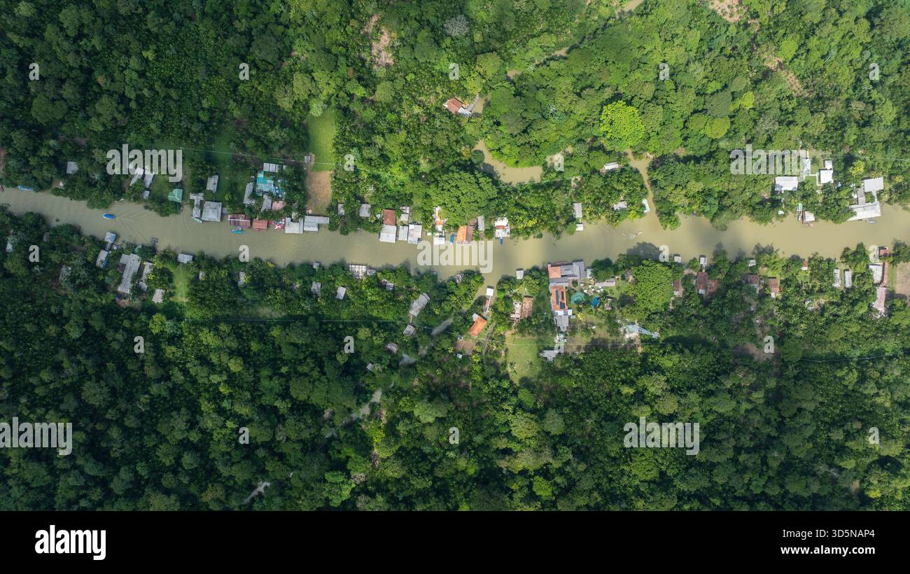 (251117) -- BELEM, Nov. 17, 2025 (Xinhua) -- An aerial drone photo ...
