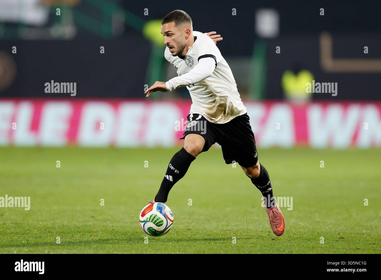 From left to right: Arijon Ibrahimovic (Germany, 17), November 14, 2025 ...
