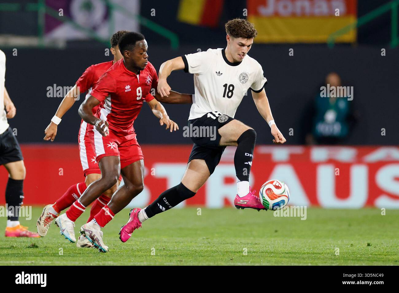From left to right: Basil Tuma (Malta, 9) and Mert Koemuer (Germany, 18 ...