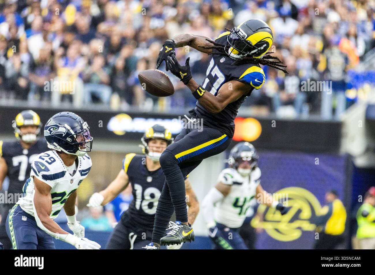 Los Angeles Rams wide receiver Davante Adams (17) fails to catch a pass ...