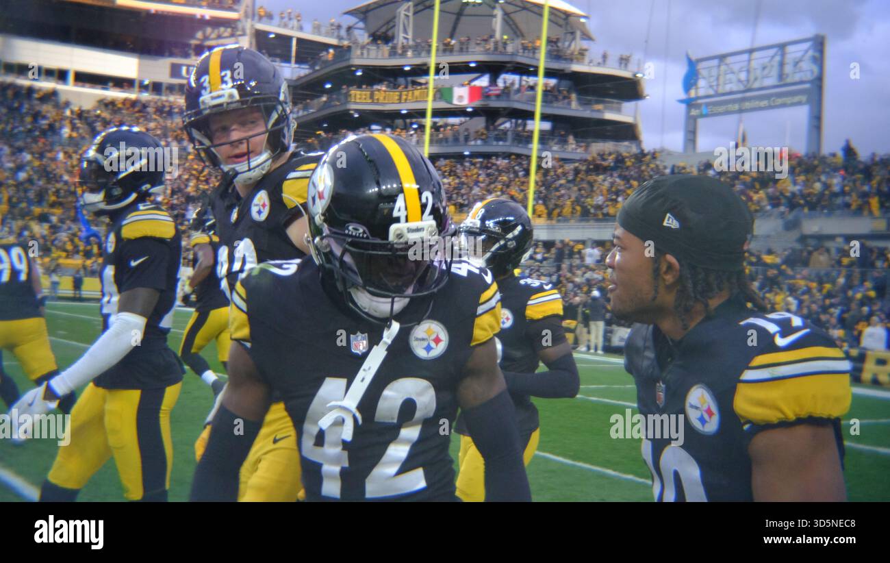 Nov 16, 2025: Jack Sawyer #33, James Pierre #42, Calvin Austin III #19 ...