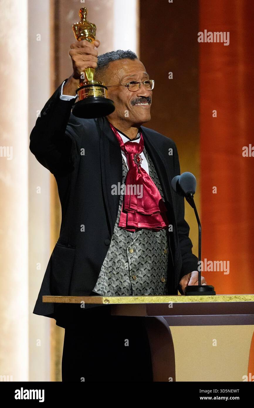 Wynn Thomas receives an Academy honorary award during the 16th ...
