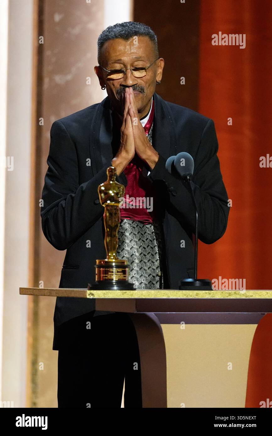 Wynn Thomas receives an Academy honorary award during the 16th ...