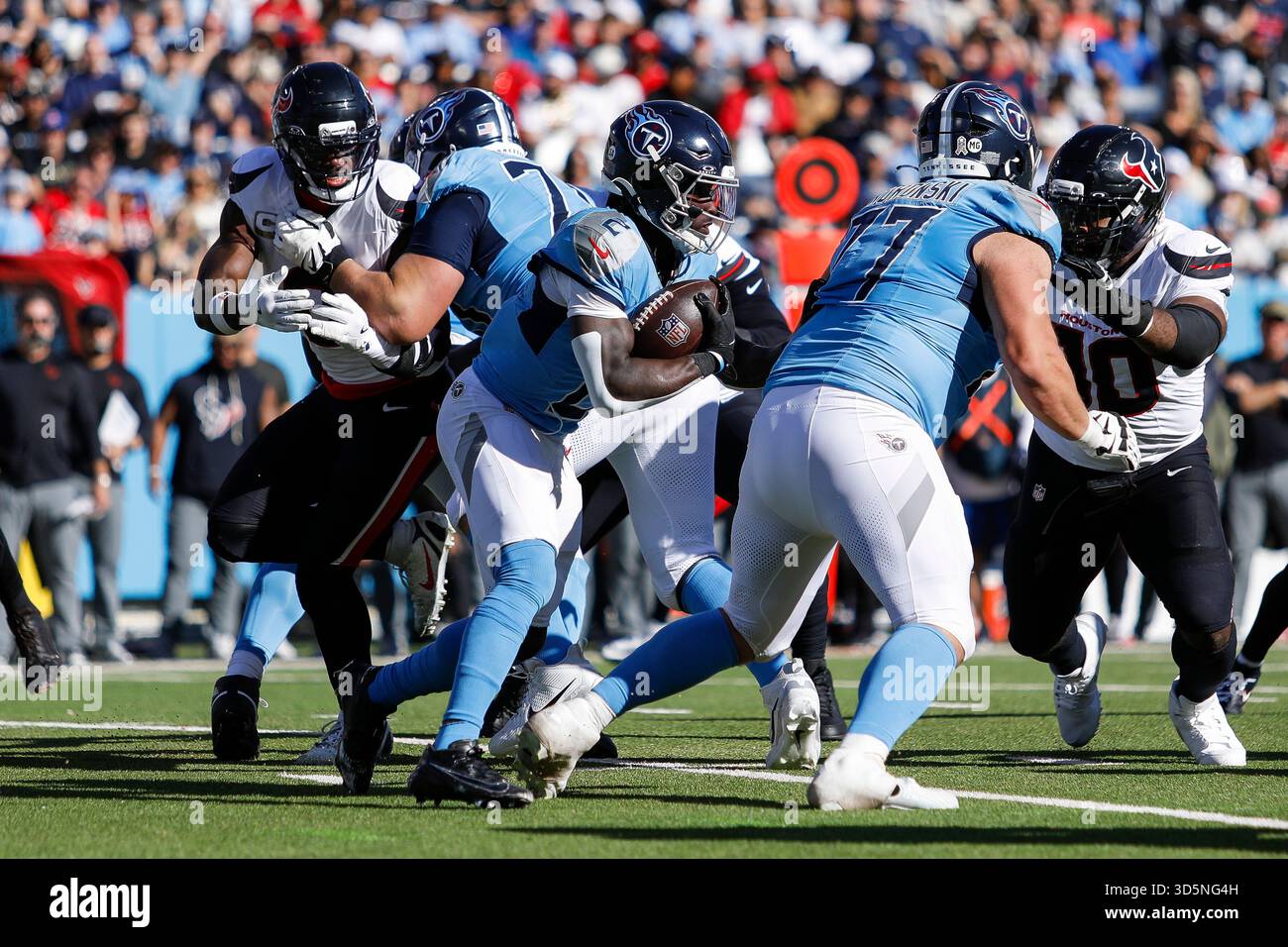 Tennessee Titans running back Tyjae Spears (2) runs with the ball ...