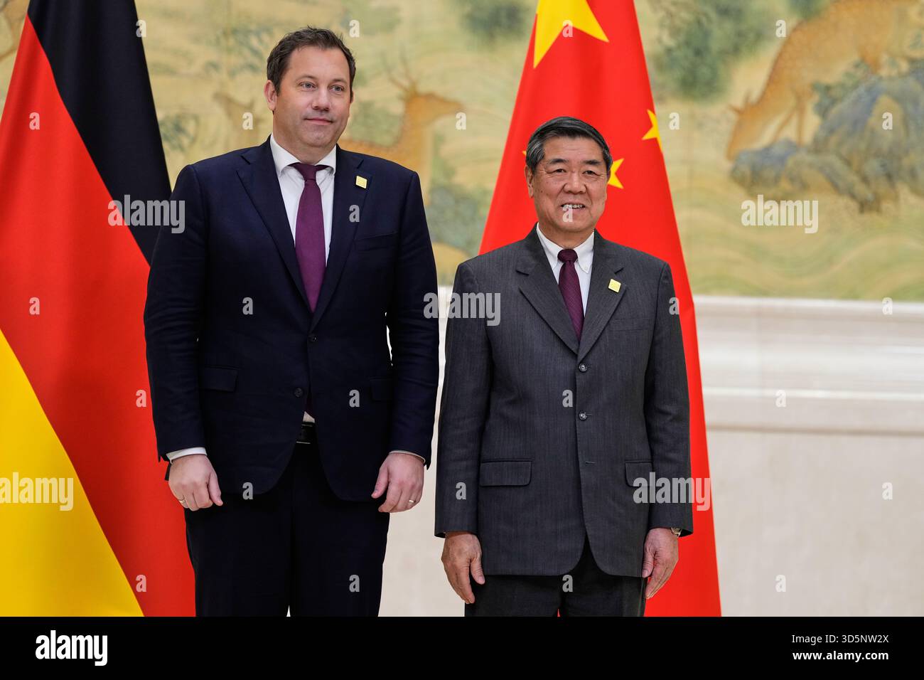German Finance Minister Lars Klingbeil and Chinese Vice Premier He ...