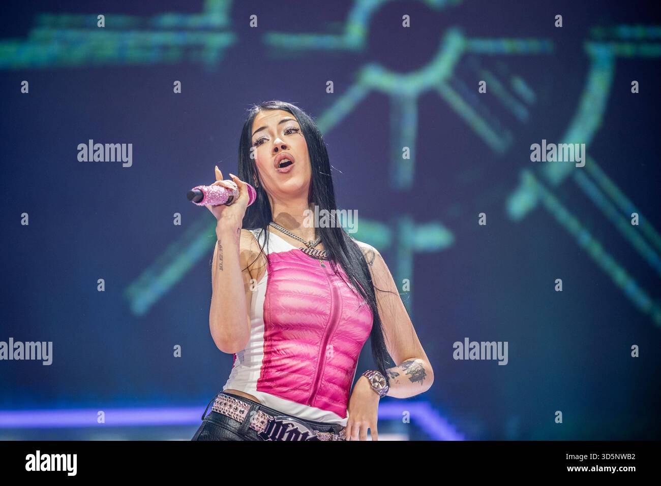 Music Concert - Anna - Vera Baddie Tour 2025 Anna Pepe Mantova ...