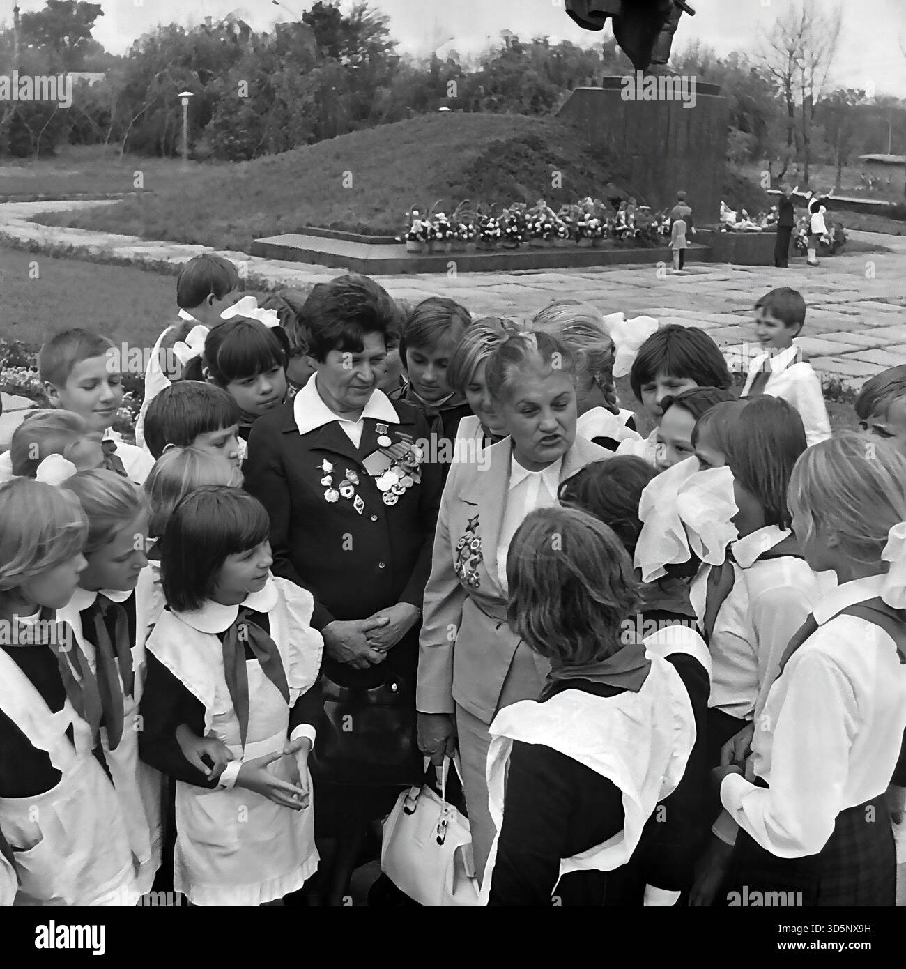 USSR, Ukrainian SSR, Slavyansk, 1978. Soviet schoolchildren (Pioneers ...