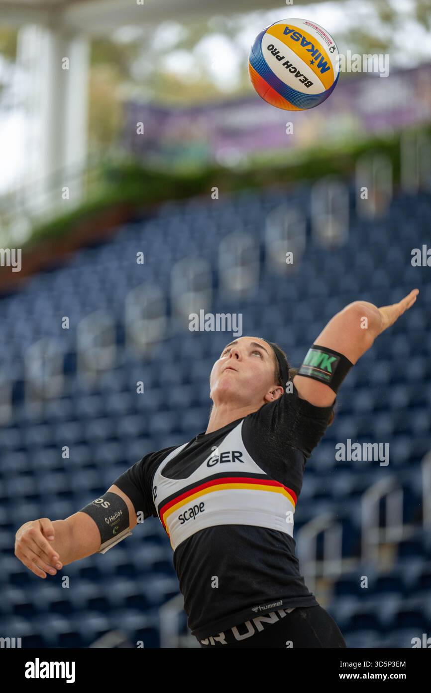 ADELAIDE, AUSTRALIA - NOVEMBER 17: Anna-Lena Grüne (Player 2 - GER ...