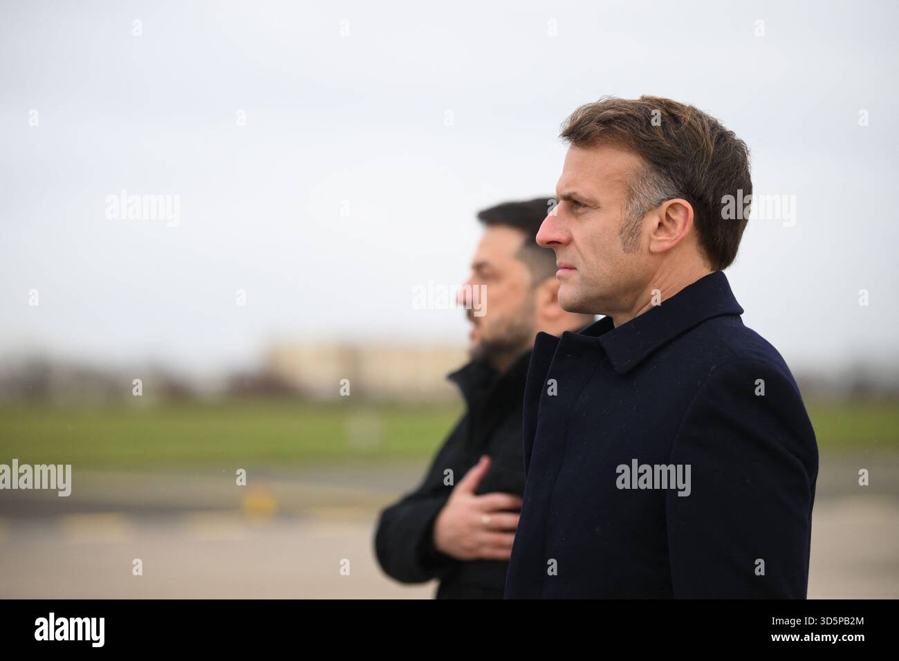 French President Emmanuel Macron and Ukraine's President Volodymyr ...