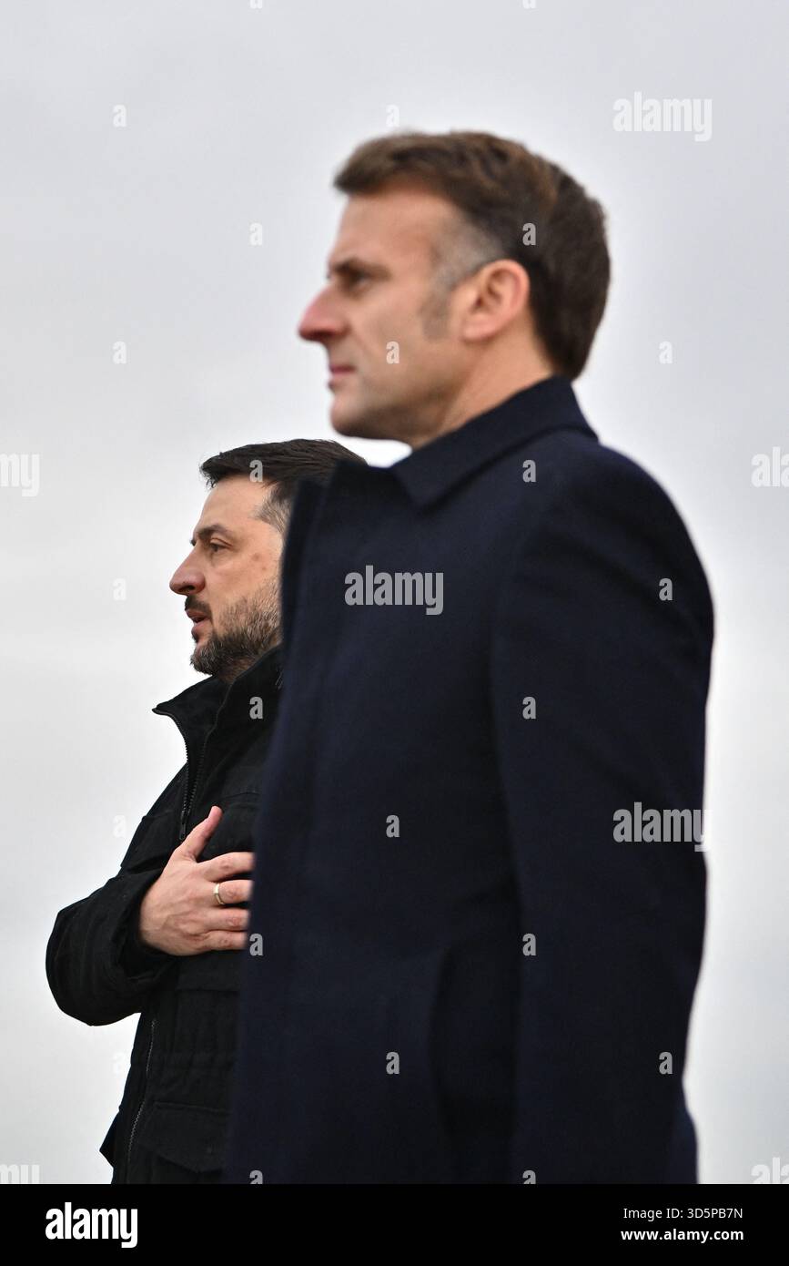 French President Emmanuel Macron and Ukraine's President Volodymyr ...