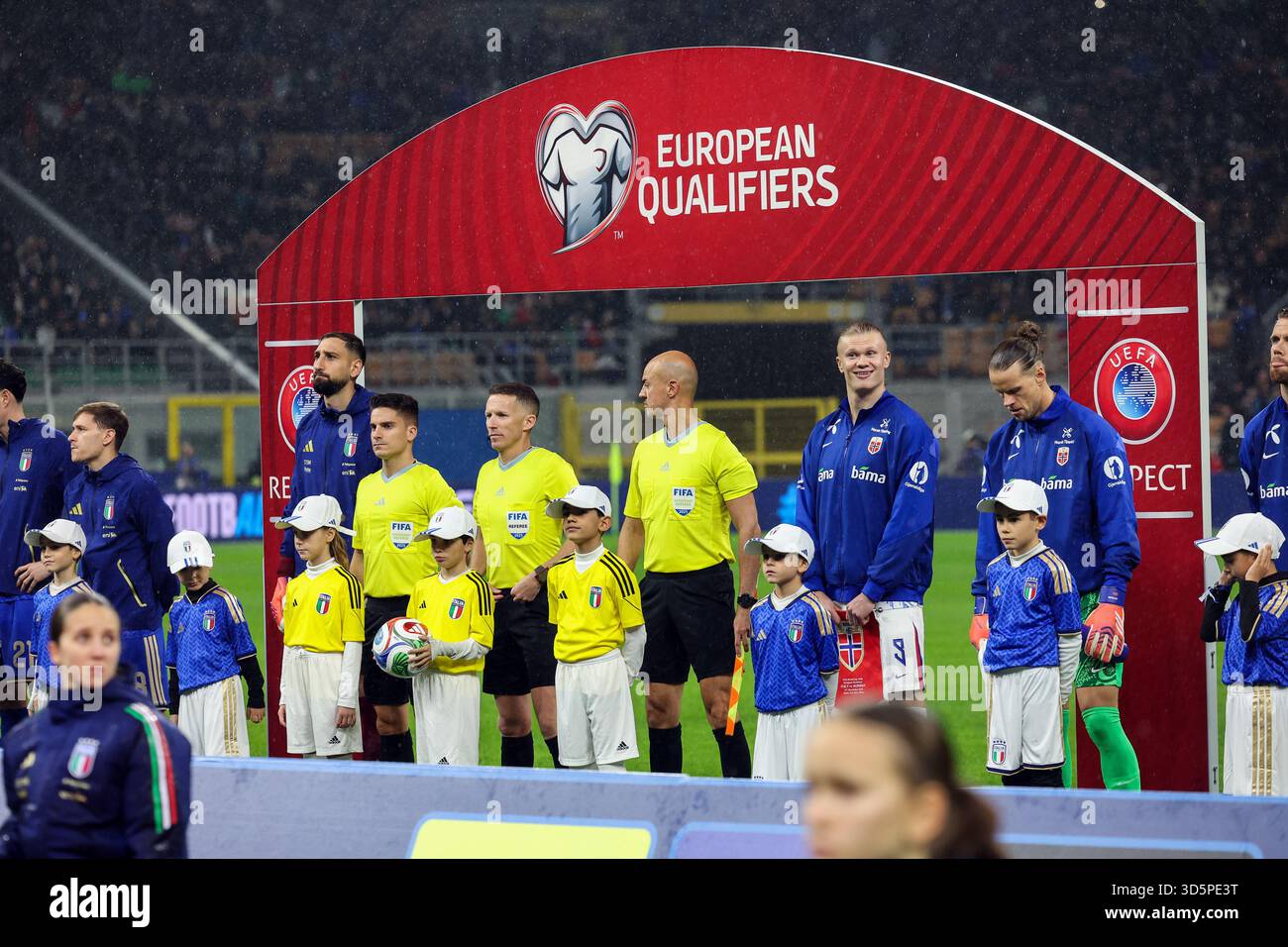 Erling Haaland of Norway smiles during the match between Italy and ...