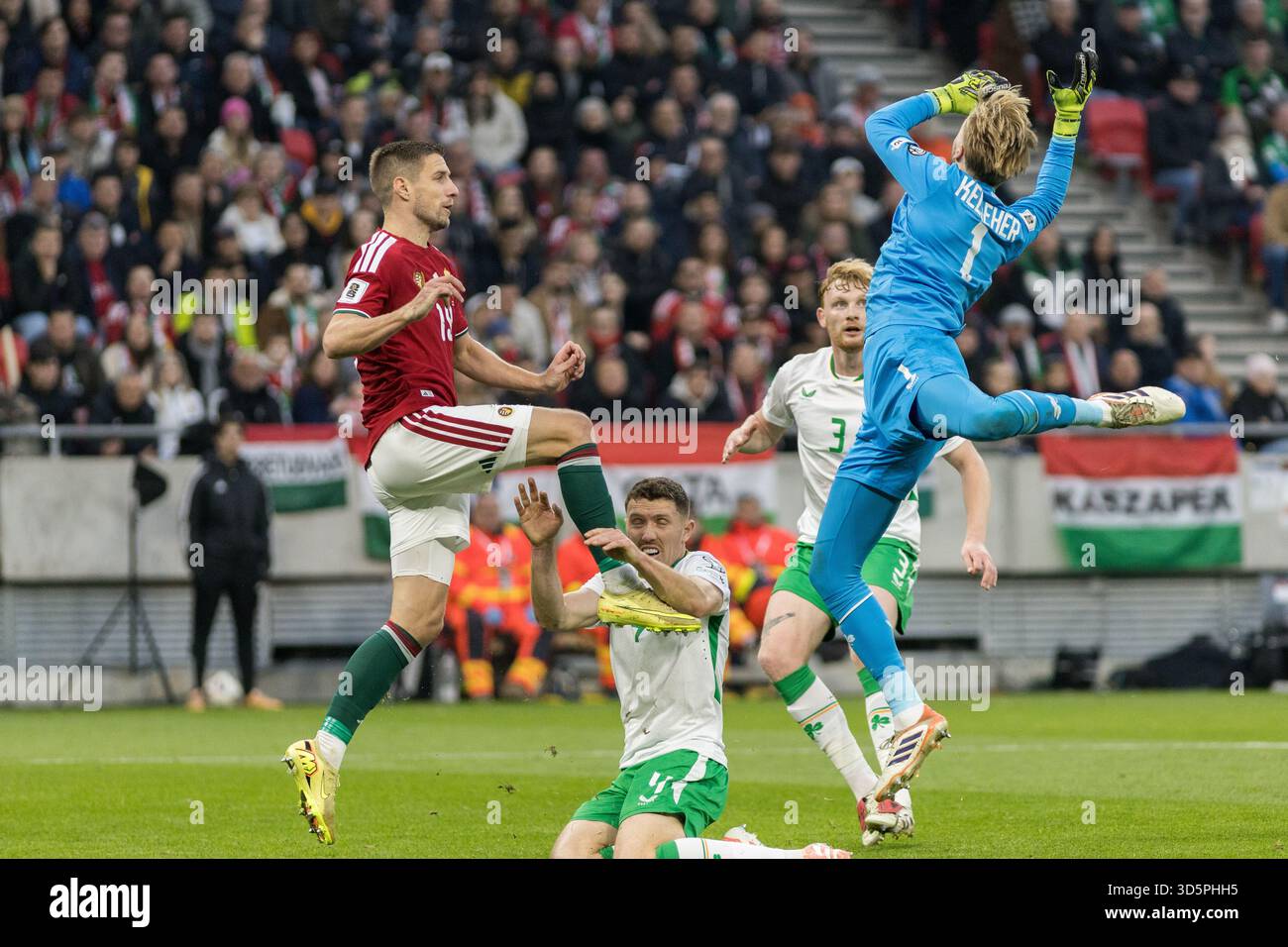 Budapest, Hungary. 16th, November 2025. Goalkeeper Caoimhín Kelleher (1 ...