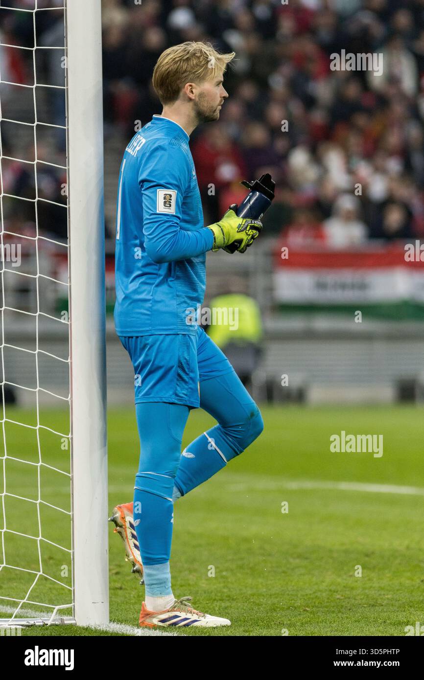 Budapest, Hungary. 16th, November 2025. Goalkeeper Caoimhín Kelleher (1 ...