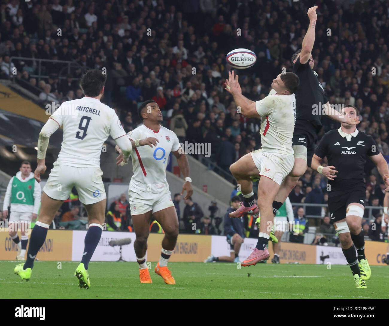 England's Ben Earl(Saracens) in action during Quilter Nations Series ...
