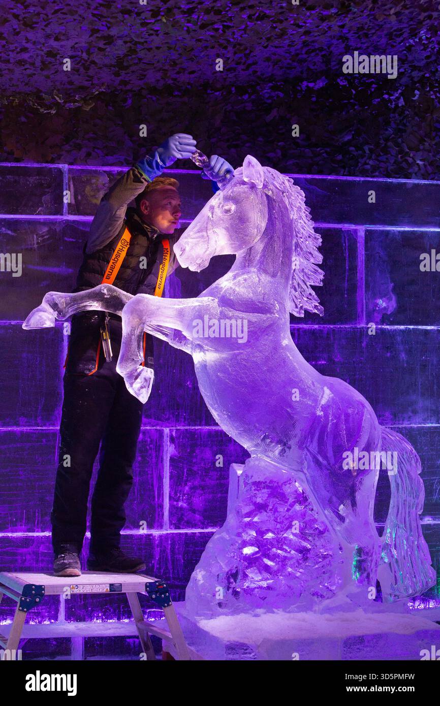 Edinburgh, Scotland. UK. 17 November 2025. Photocall, Polar Ice Bar as ...