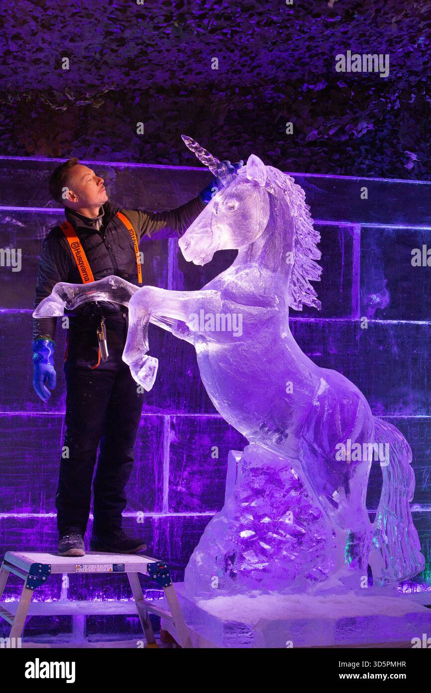 Edinburgh, Scotland. UK. 17 November 2025. Photocall, Polar Ice Bar as ...