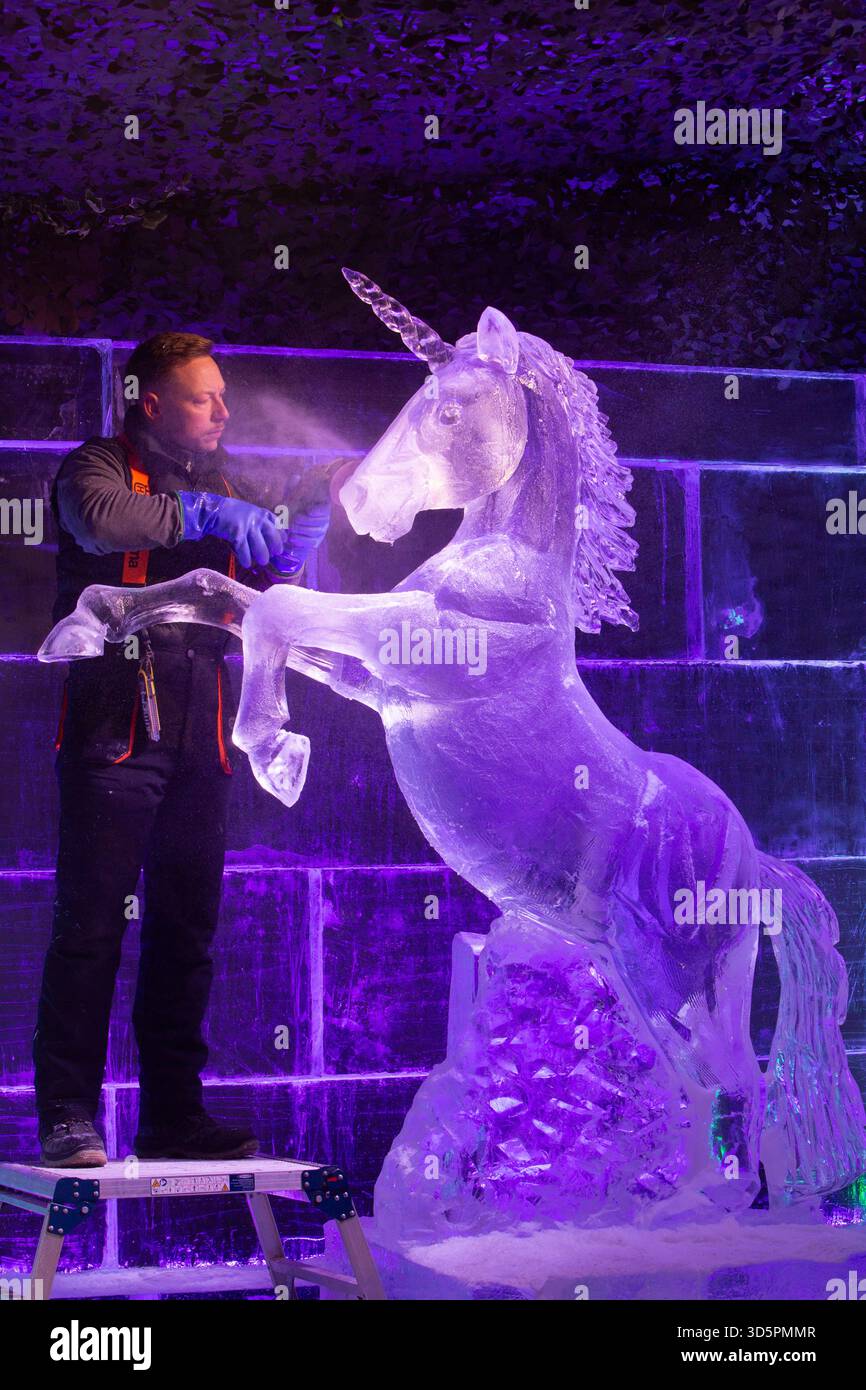 Edinburgh, Scotland. UK. 17 November 2025. Photocall, Polar Ice Bar as ...