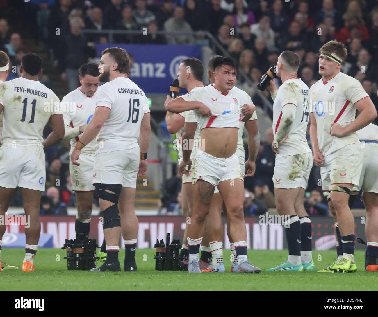 L-R England's Marcus Smith(Harlequins) and England's Guy Pepper(Bath ...