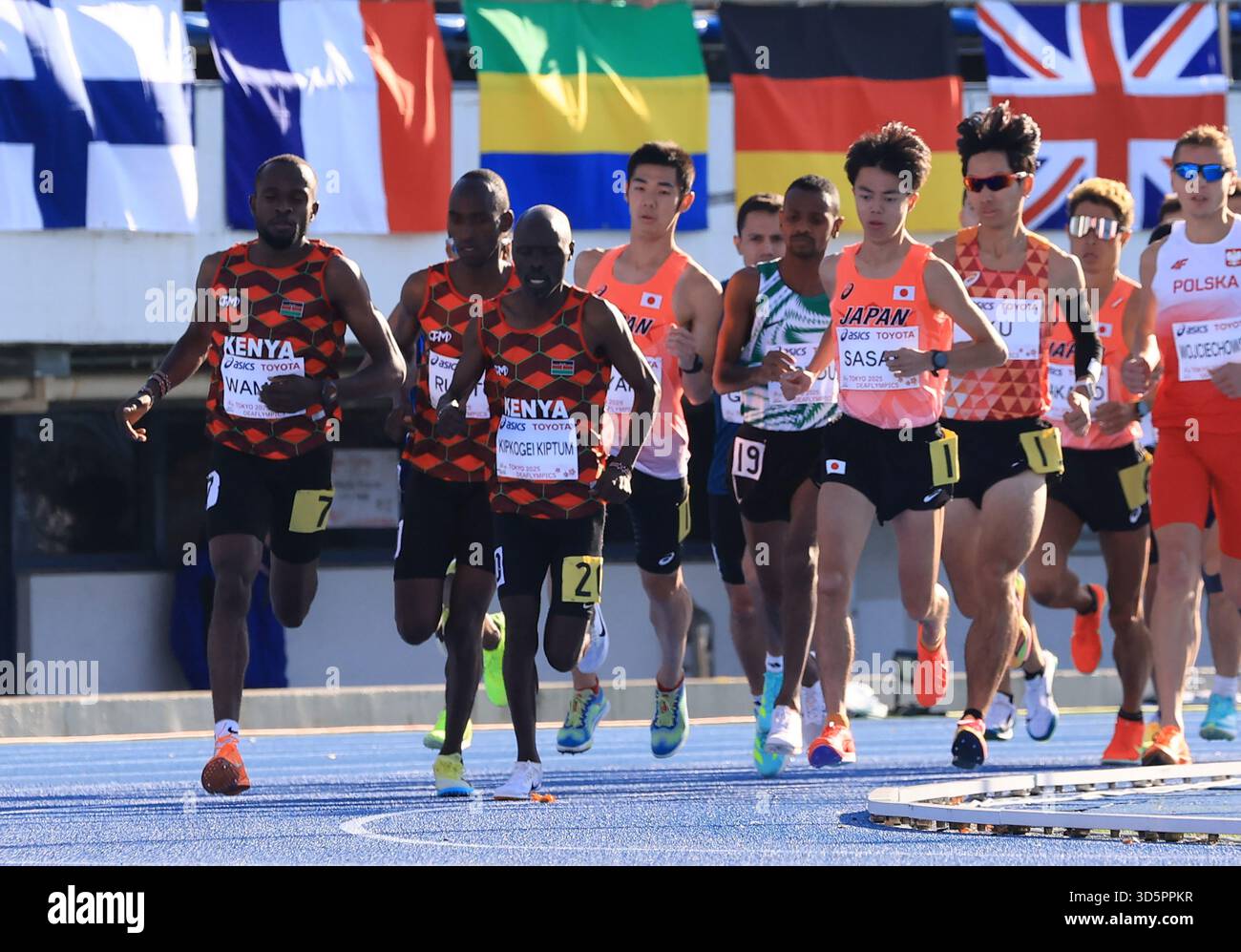 Athletes compete during the men's 10000 m final at the Tokyo 2025 ...
