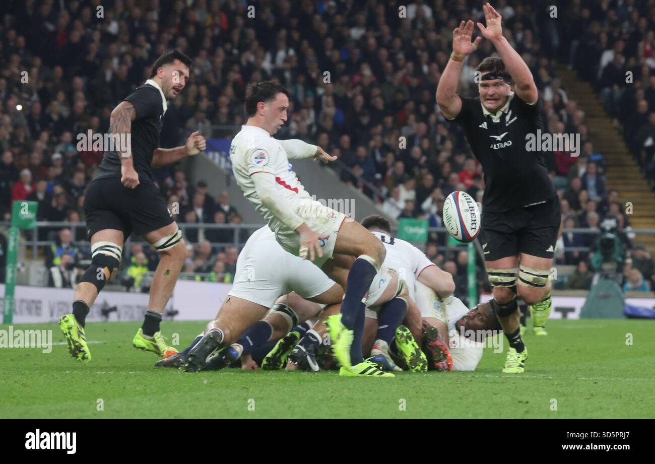 England's Alex Mitchell(Northampton Saints) and New Zealand's Scott ...