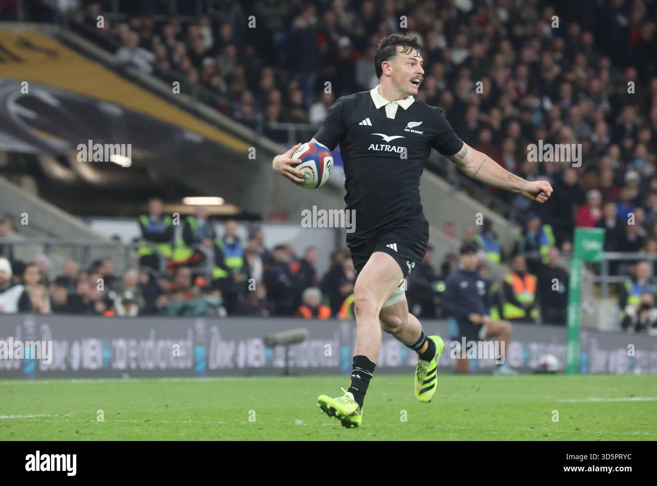 New Zealand's Leroy Carter(Chiefs / Bay of Plenty) in action during ...