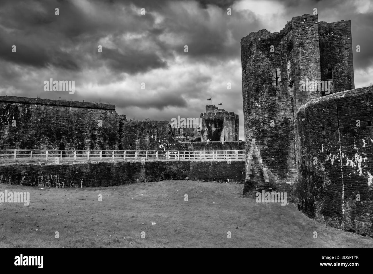 Concentric castle design Black and White Stock Photos & Images - Alamy