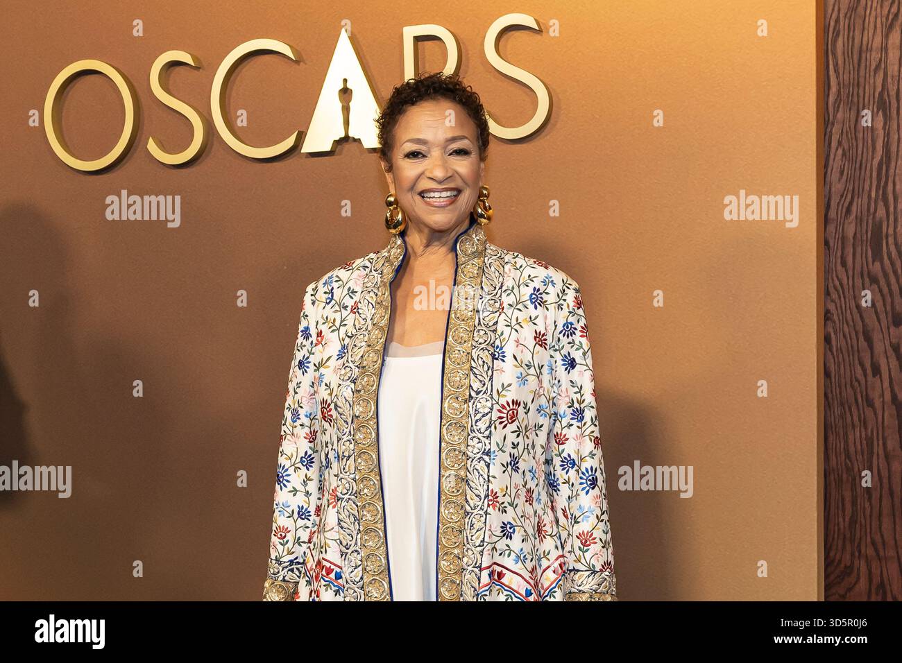 Debbie Allen attends the arrivals of the 16th Governors Awards at The ...