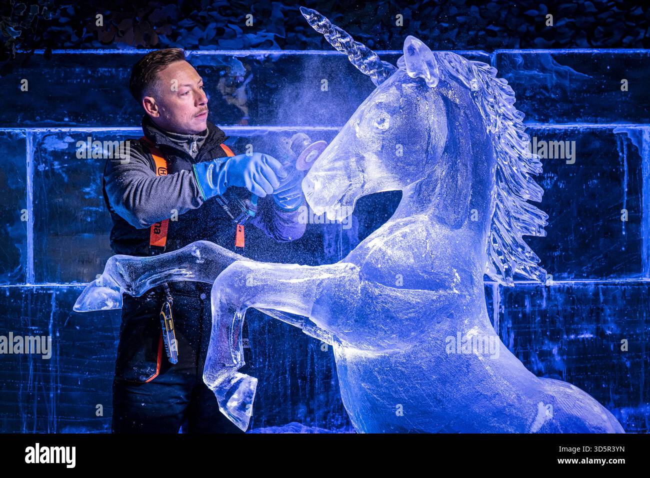 Jack Hackney from Hamiltons Ice Sculptors puts finishing touches on a ...