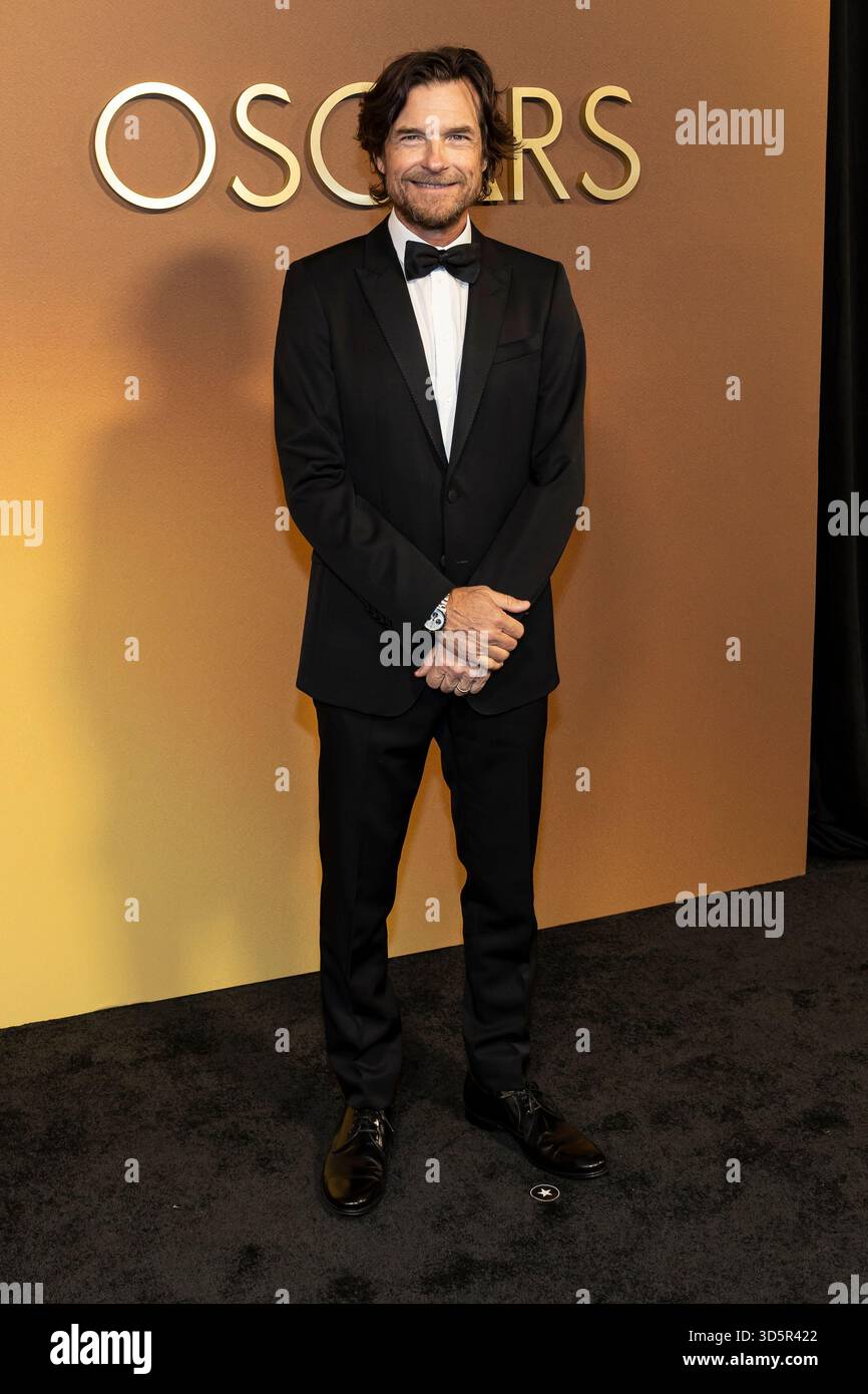 Jason Bateman attends the arrivals of the 16th Governors Awards at The ...