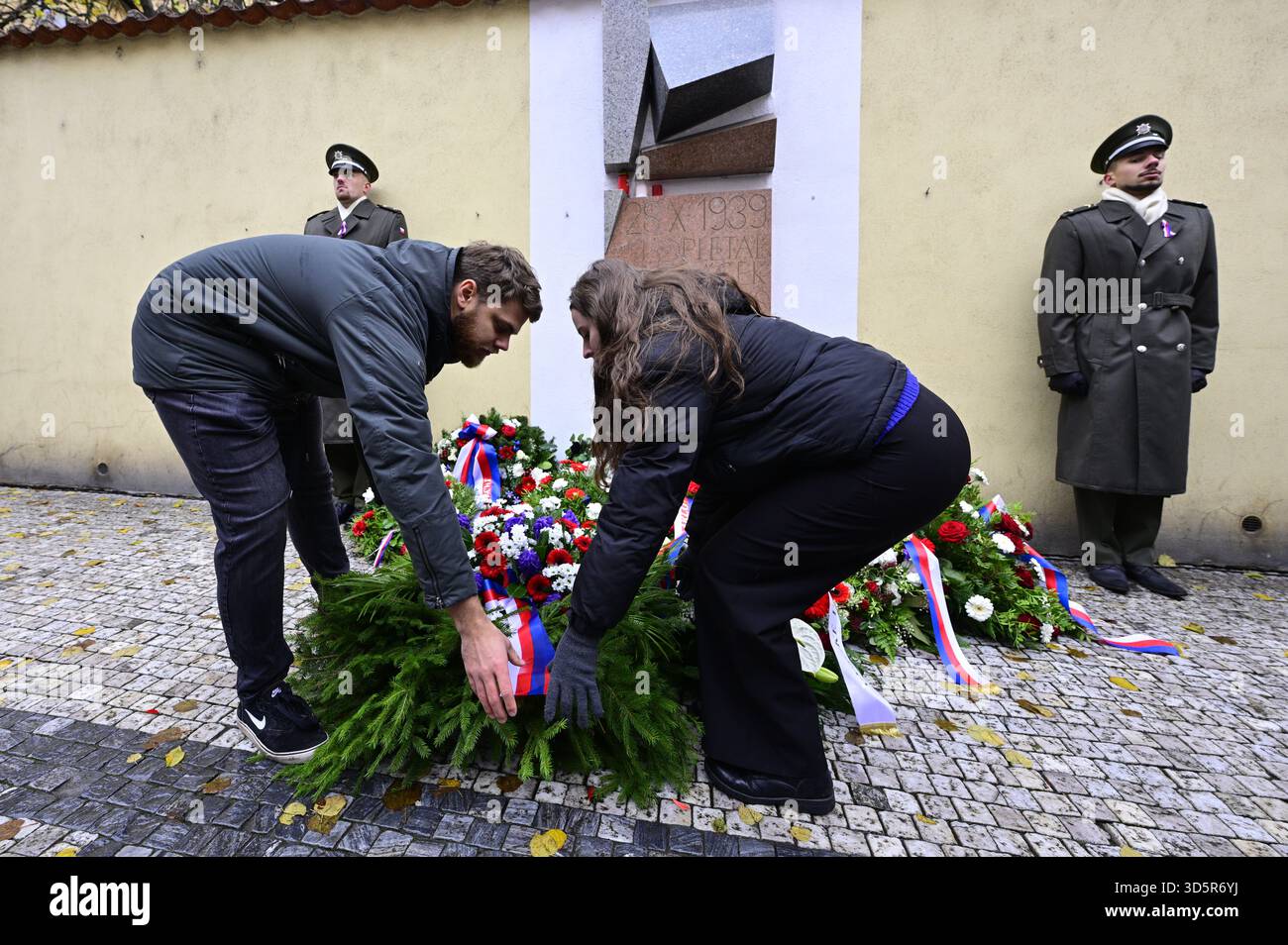 Public commemorates Day of Struggle for Freedom and Democracy and ...