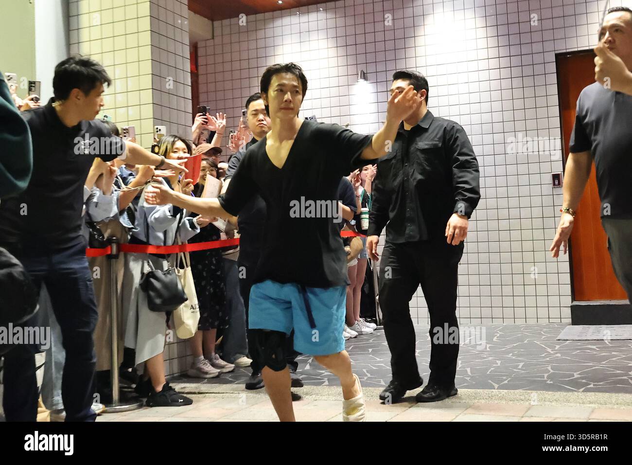 TAIPEI, CHINA - NOVEMBER 16, 2025 - Members of the South Korean boy ...