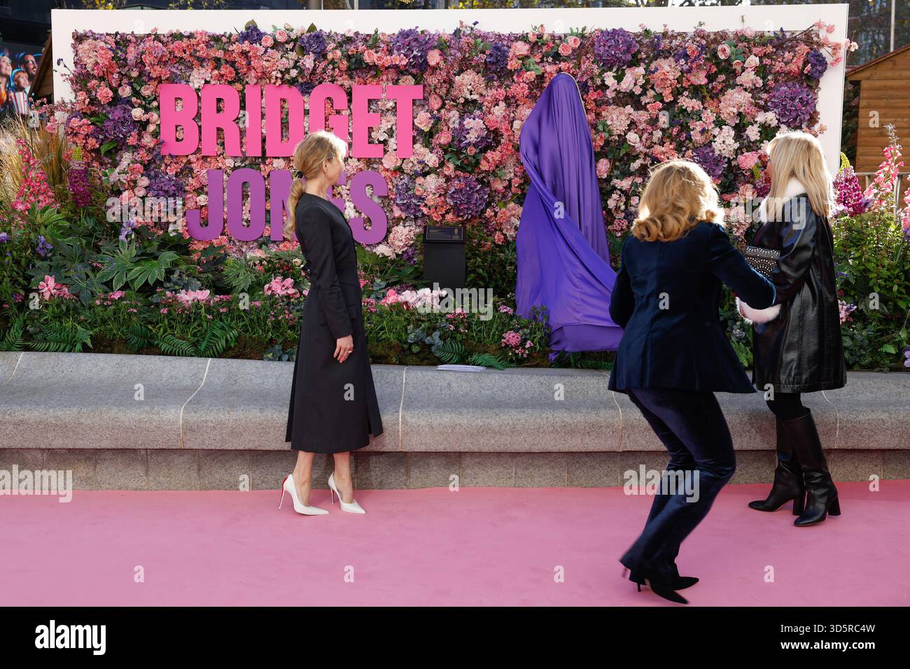 Renee Zellweger, left, Sally Phillips and writer Helen Fielding pose ...