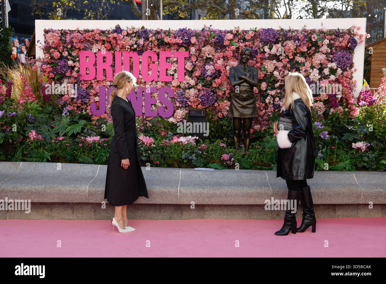 Renee Zellweger, left, and writer Helen Fielding pose for photographers ...