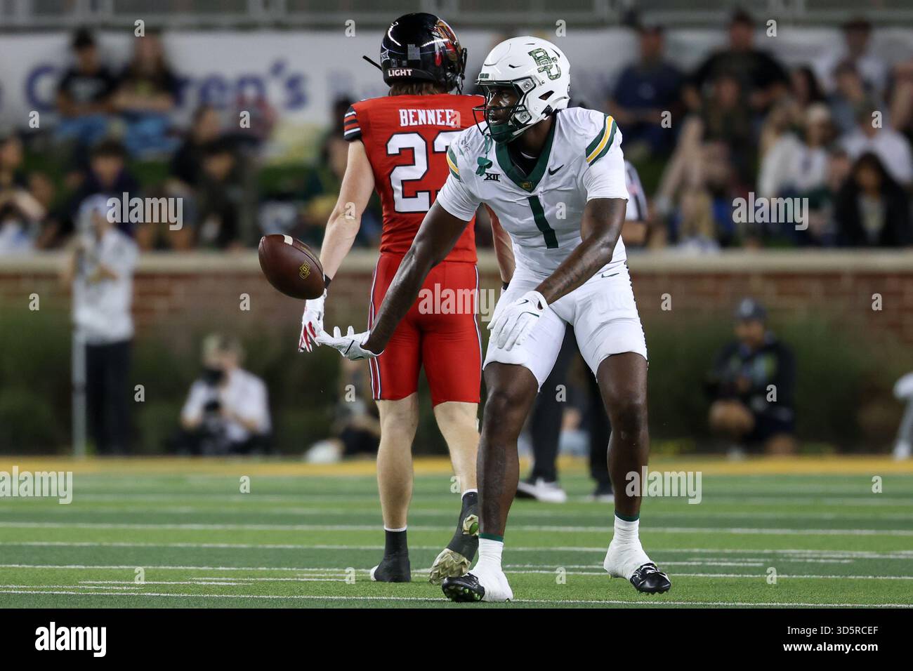 WACO, TX - NOVEMBER 15: Tight end Michael Trigg #1 of the Baylor Bears ...