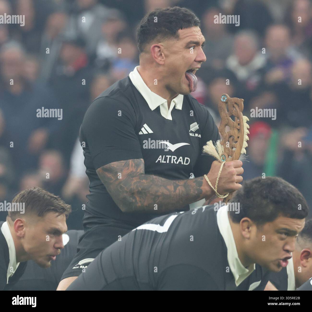 New Zealand's Codie Taylor(Crusaders / Canterbury) doing the Haka ...