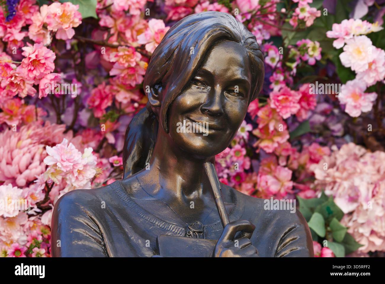 The unveiling of the Bridget Jones statue in Leicester Square, London ...