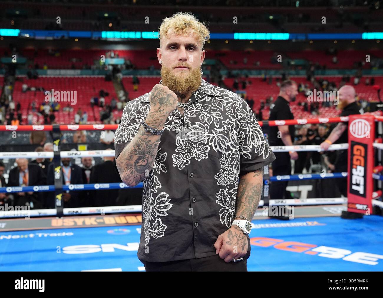 Jake paul anthony joshua december 19 hi-res stock photography and ...