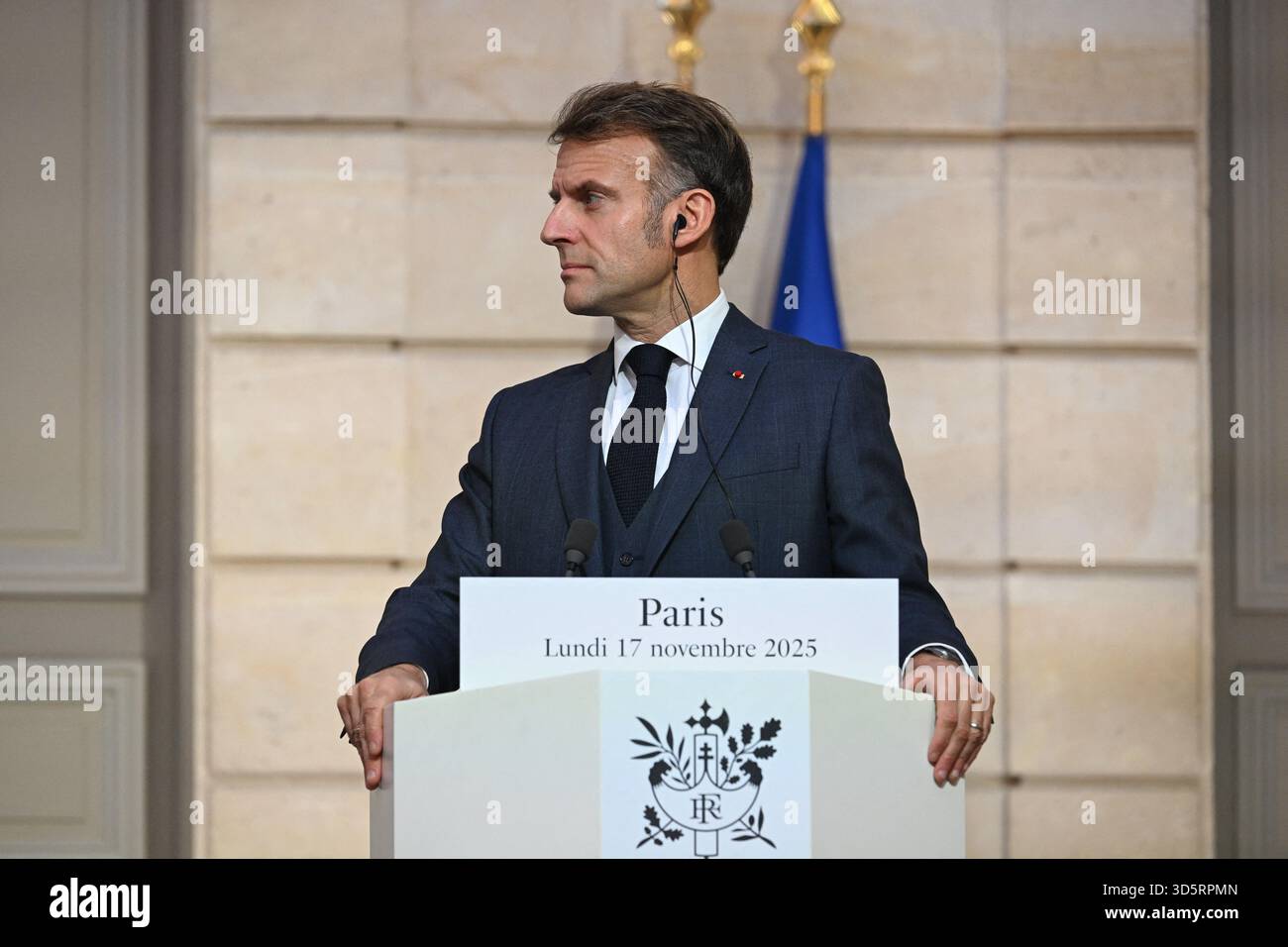 France's President Emmanuel Macron and Ukraine's President Volodymyr ...