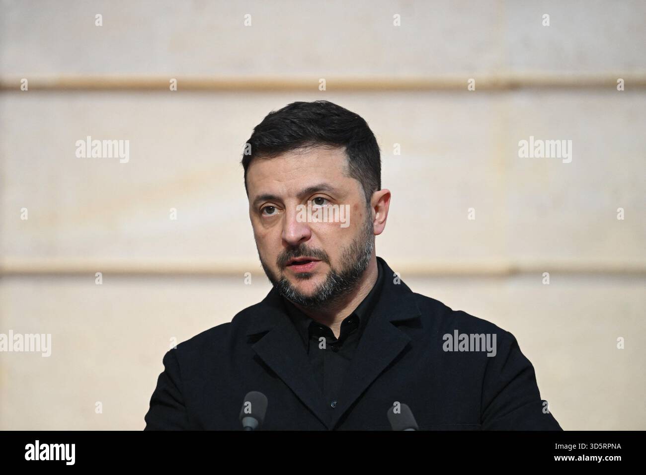 France's President Emmanuel Macron and Ukraine's President Volodymyr ...