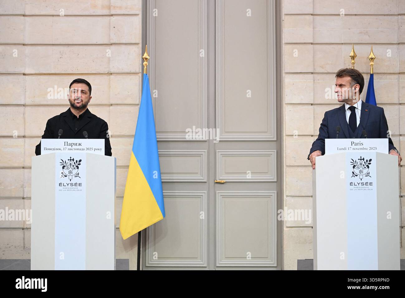 France's President Emmanuel Macron and Ukraine's President Volodymyr ...