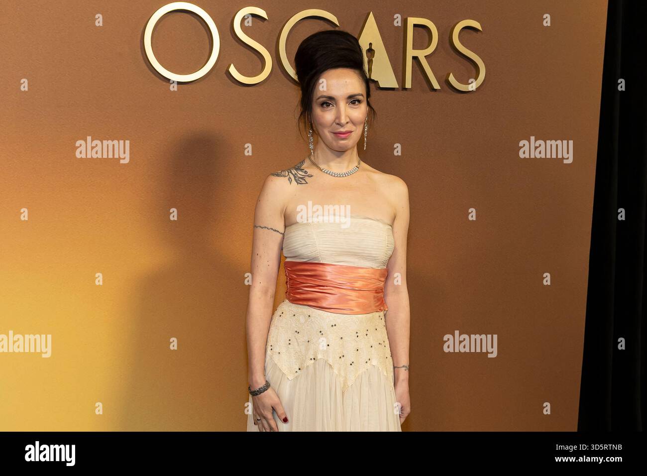 Mary Bronstein attends the arrivals of the 16th Governors Awards at The ...