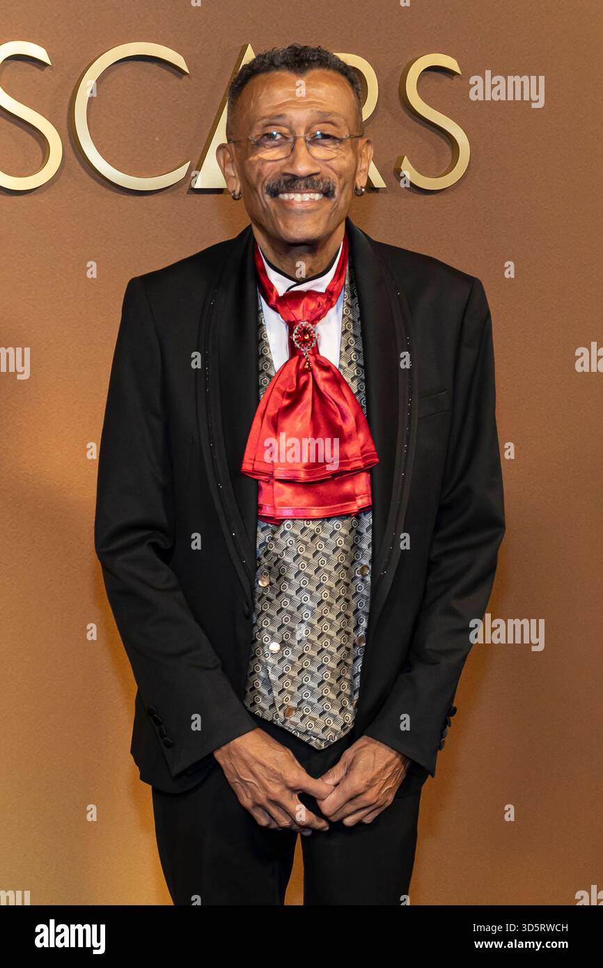 Wynn Thomas attends the arrivals of the 16th Governors Awards at The ...