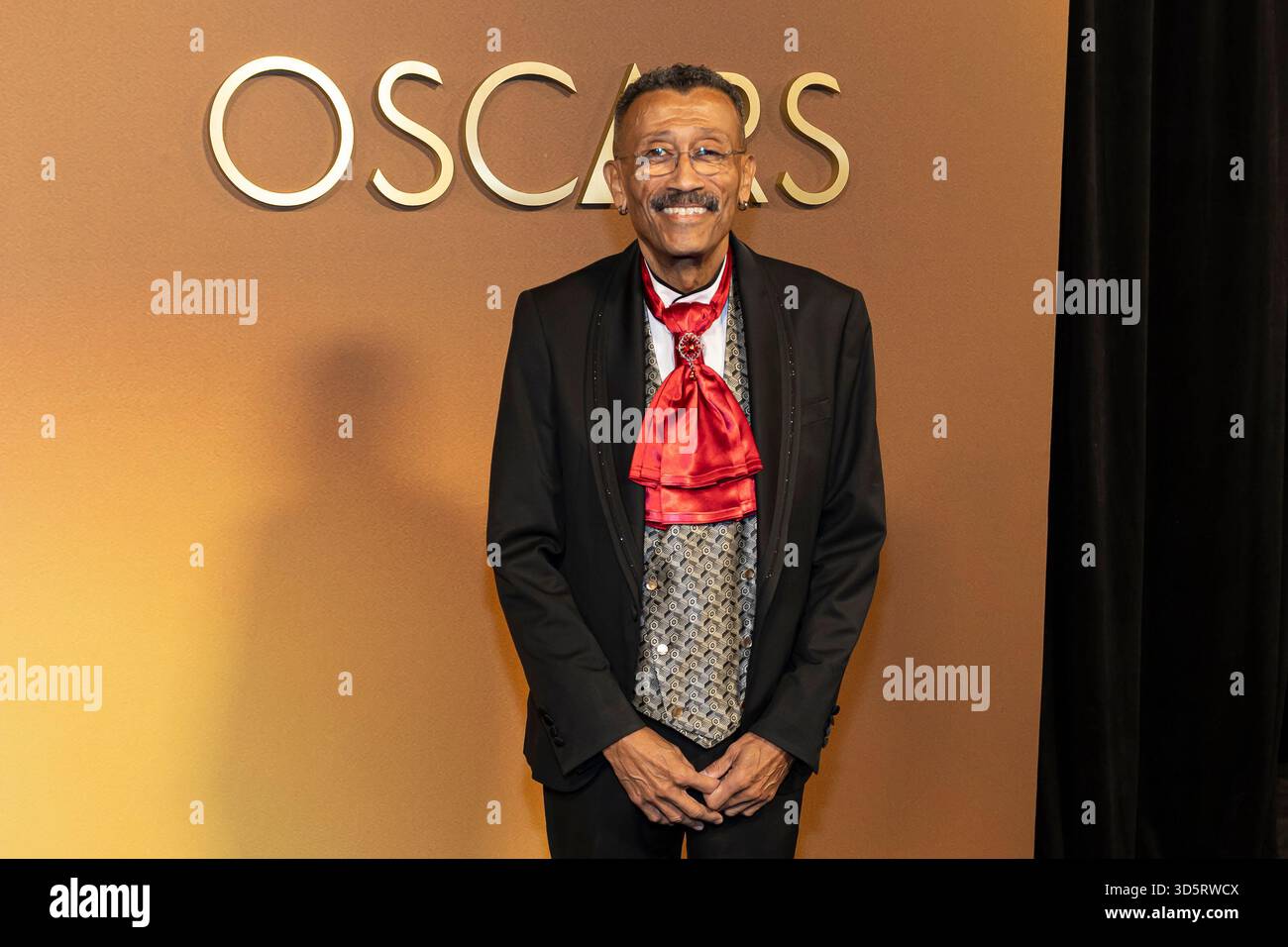 Wynn Thomas attends the arrivals of the 16th Governors Awards at The ...