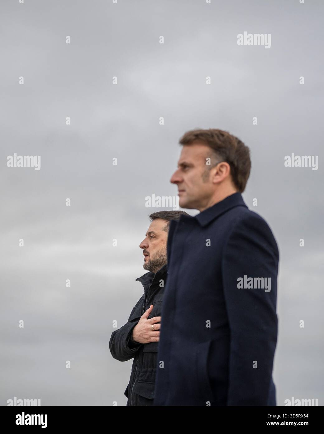 French President Emmanuel Macron and Ukrainian President Volodymyr ...