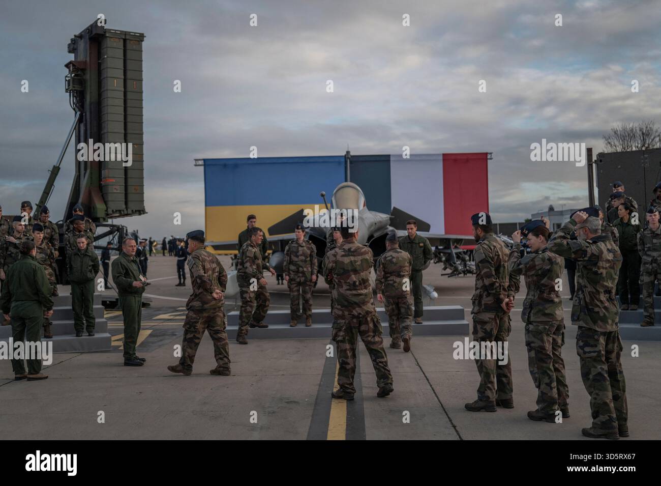 French soldiers line up as they wait for the arrival of Ukrainian ...