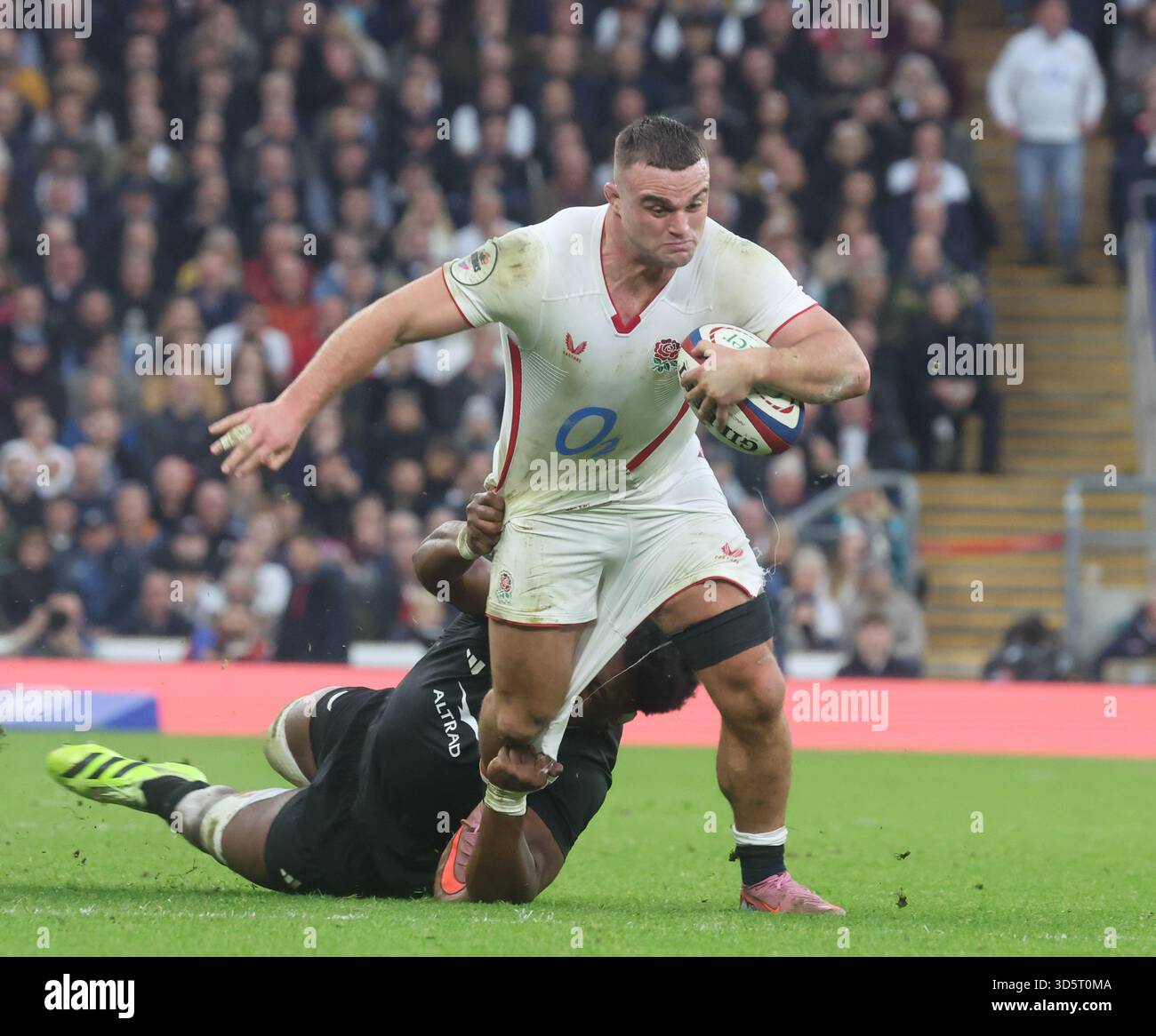 England's Ben Earl(Saracens) in action during Quilter Nations Series ...